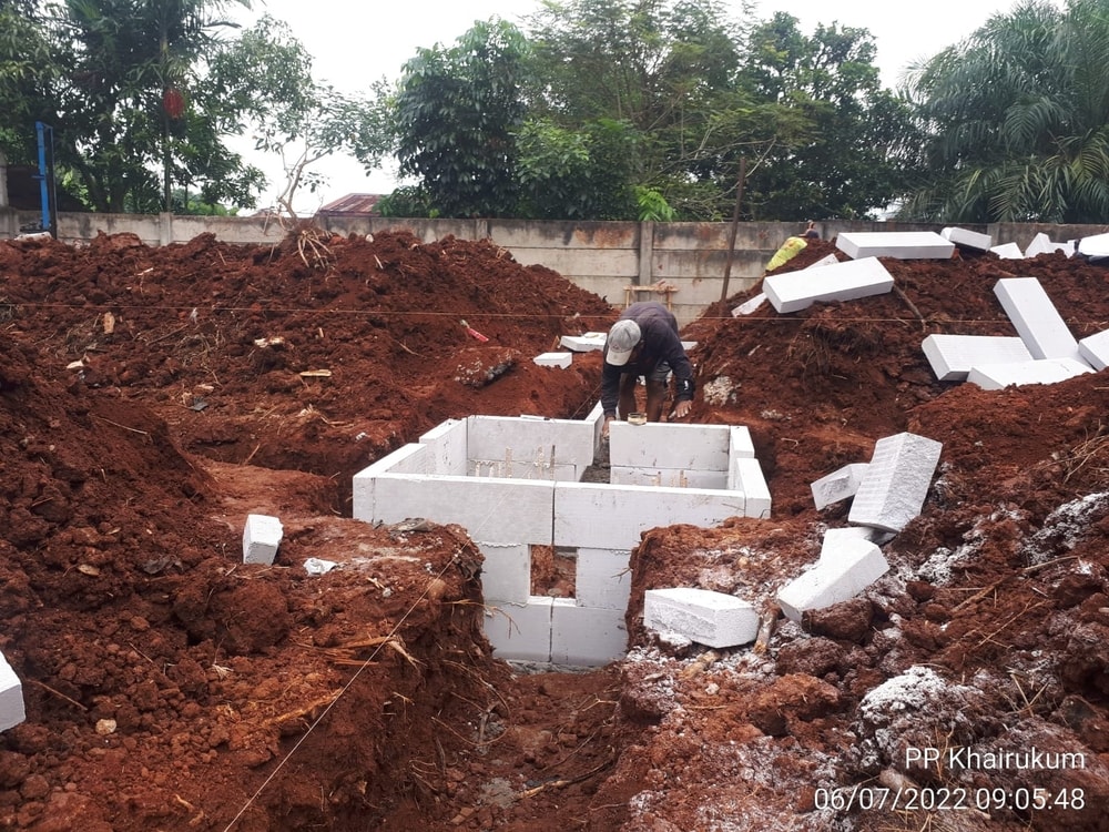 Pembesian dan Pemasangan Bekisting Balok Lantai 2