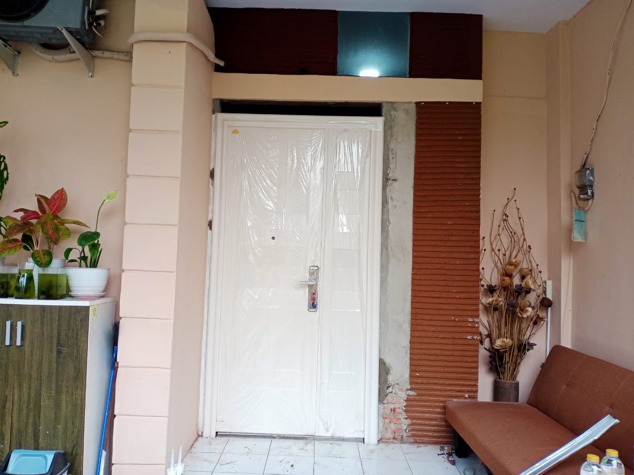 Apa Itu Pintu Pivot? Ini Penjelasan, Ukuran, hingga Kelebihan dan ...