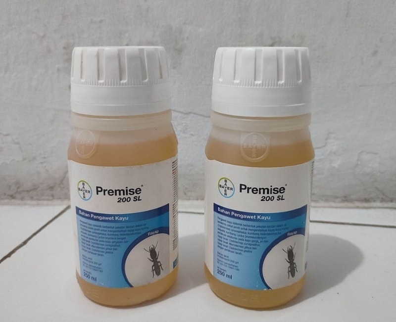 Rekomendasi Obat Anti Rayap Kusen dan Pintu Kayu yang Ampuh